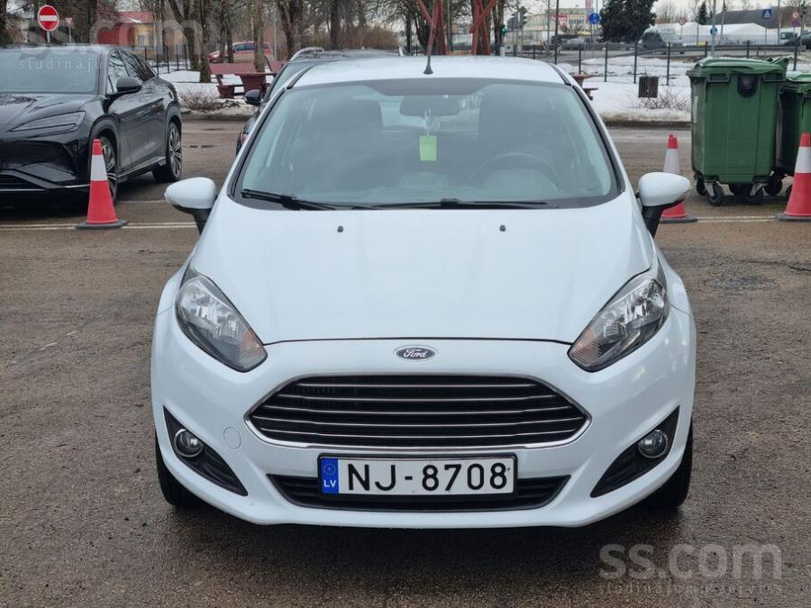 White Ford Fiesta 2015 in Ogre, with an engine capacity of 1.60 L and mileage of 159 thousand km for 3150 €, photo 3 on AUTOMOTO.COM.LV