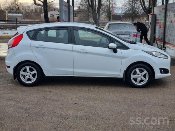 Белый Форд Фиеста 2015 в Огре, объемом двигателя 1.60 л и пробегом 159 тыс. км за 3150 €, фото 4 на AUTOMOTO.COM.LV