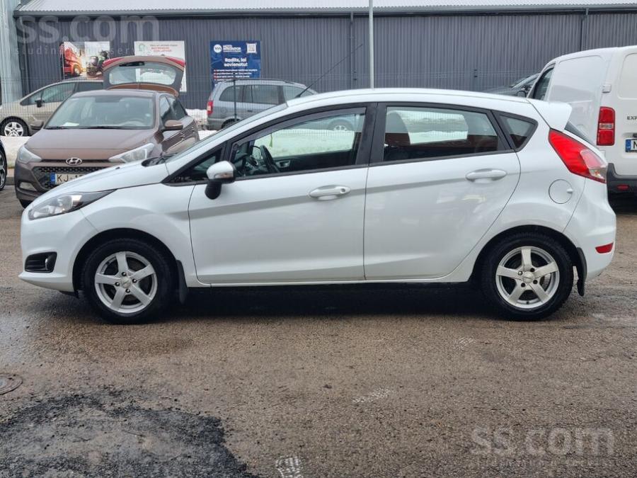 White Ford Fiesta 2015 in Ogre, with an engine capacity of 1.60 L and mileage of 159 thousand km for 3150 €, photo 6 on AUTOMOTO.COM.LV