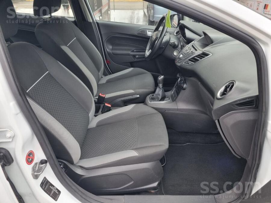 White Ford Fiesta 2015 in Ogre, with an engine capacity of 1.60 L and mileage of 159 thousand km for 3150 €, photo 10 on AUTOMOTO.COM.LV