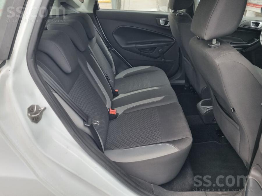White Ford Fiesta 2015 in Ogre, with an engine capacity of 1.60 L and mileage of 159 thousand km for 3150 €, photo 12 on AUTOMOTO.COM.LV