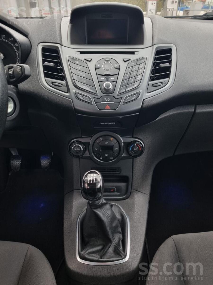 White Ford Fiesta 2015 in Ogre, with an engine capacity of 1.60 L and mileage of 159 thousand km for 3150 €, photo 15 on AUTOMOTO.COM.LV