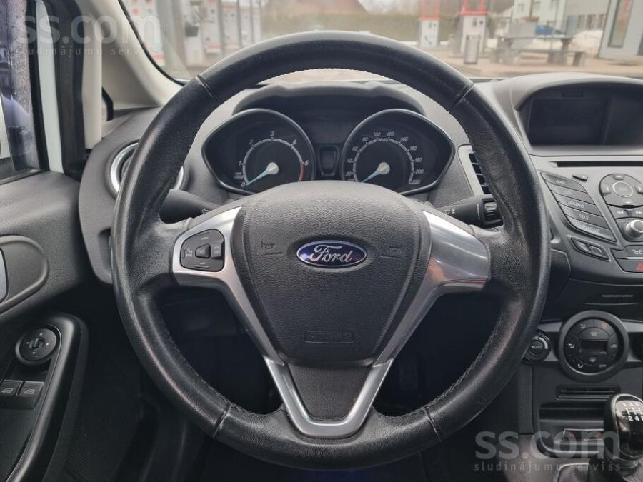 White Ford Fiesta 2015 in Ogre, with an engine capacity of 1.60 L and mileage of 159 thousand km for 3150 €, photo 16 on AUTOMOTO.COM.LV