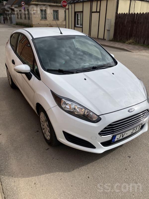 Balts Ford Fiesta 2015 Ludza, ar dzinēja tilpumu 1.50 L un nobraukumu 226 tūkst. km par 3650 €, foto 2 vietnē AUTOMOTO.COM.LV