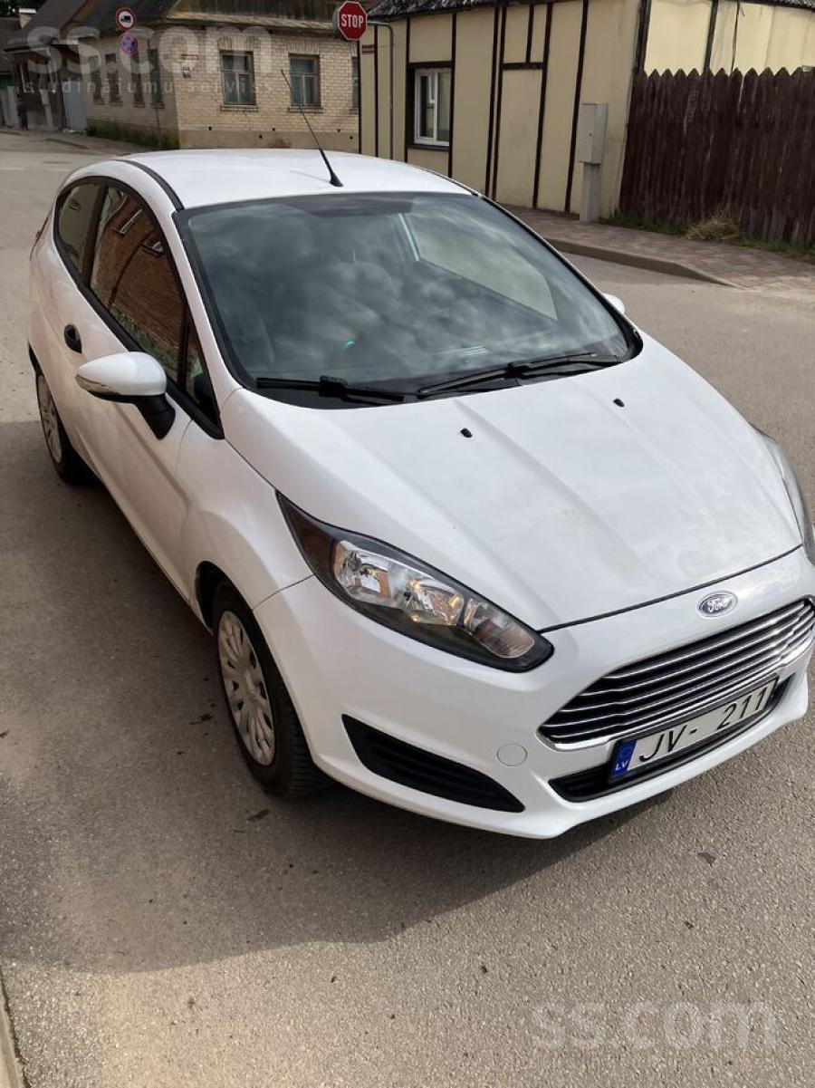 Balts Ford Fiesta 2015 Ludza, ar dzinēja tilpumu 1.50 L un nobraukumu 226 tūkst. km par 3650 €, foto 3 vietnē AUTOMOTO.COM.LV