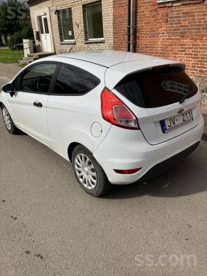Balts Ford Fiesta 2015 Ludza, ar dzinēja tilpumu 1.50 L un nobraukumu 226 tūkst. km par 3650 €, foto 6 vietnē AUTOMOTO.COM.LV