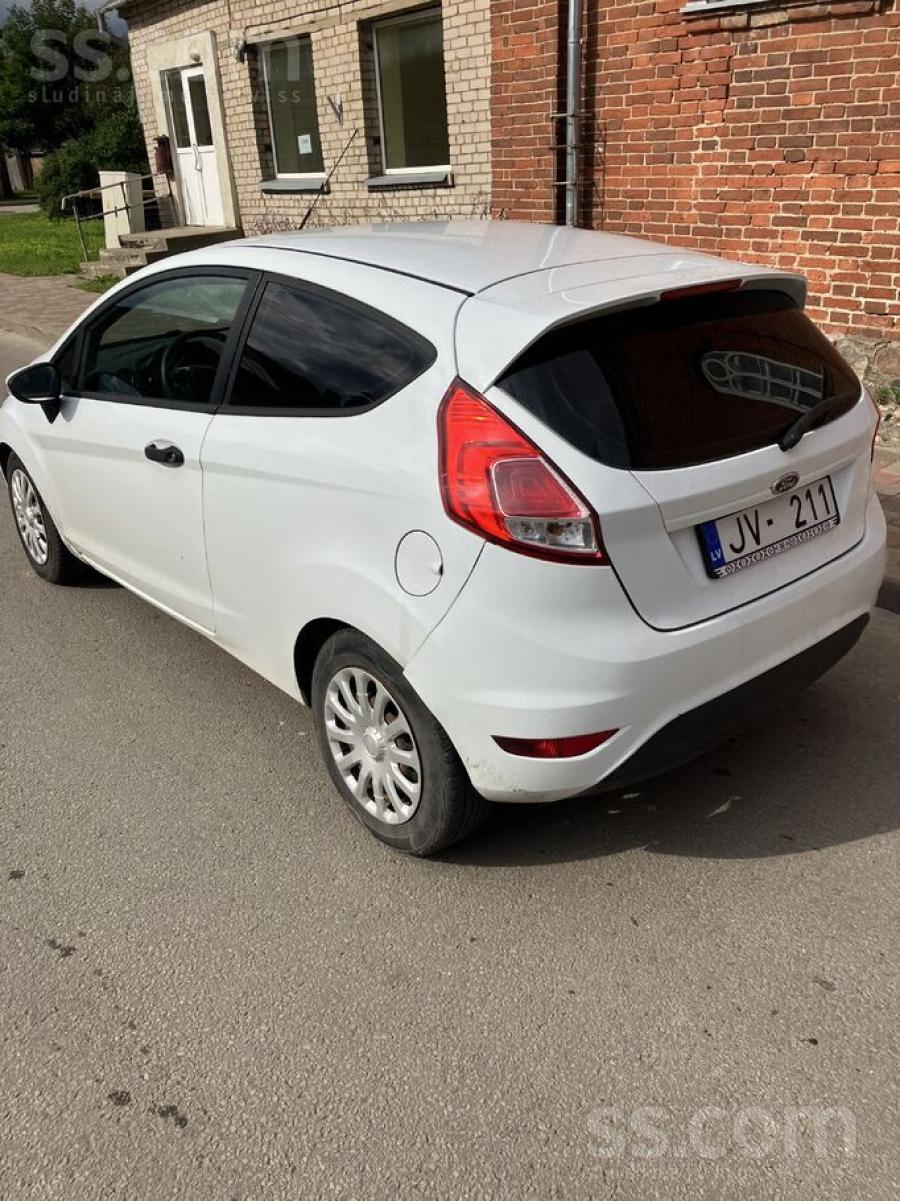 Balts Ford Fiesta 2015 Ludza, ar dzinēja tilpumu 1.50 L un nobraukumu 226 tūkst. km par 3650 €, foto 6 vietnē AUTOMOTO.COM.LV