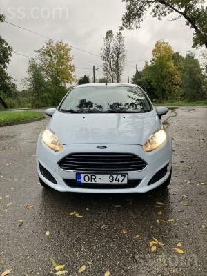 Balts Ford Fiesta 2015 Ludza, ar dzinēja tilpumu 1.50 L un nobraukumu 225 tūkst. km par 3195 €, foto  vietnē AUTOMOTO.COM.LV