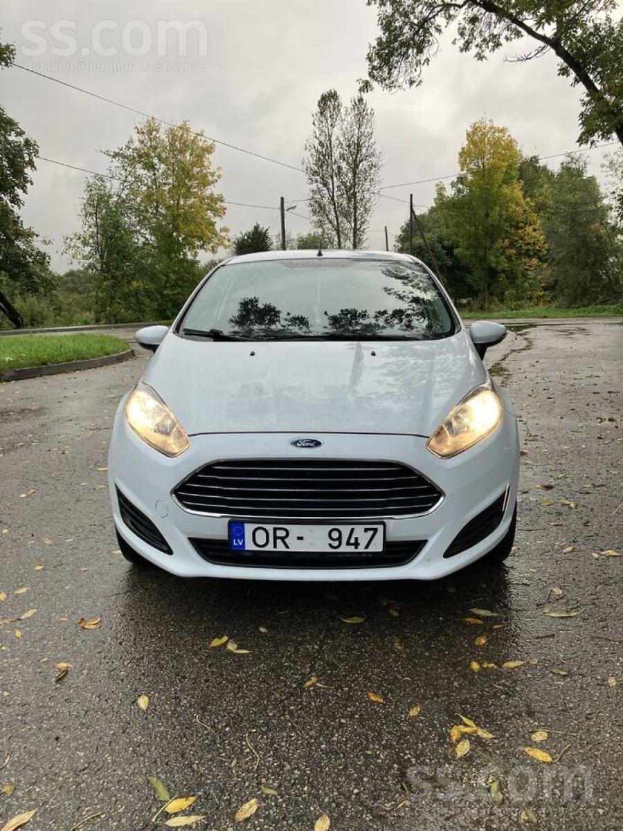 White Ford Fiesta 2015 in Ludza, with an engine capacity of 1.50 L and mileage of 225 thousand km for 3195 €, photo 1 on AUTOMOTO.COM.LV