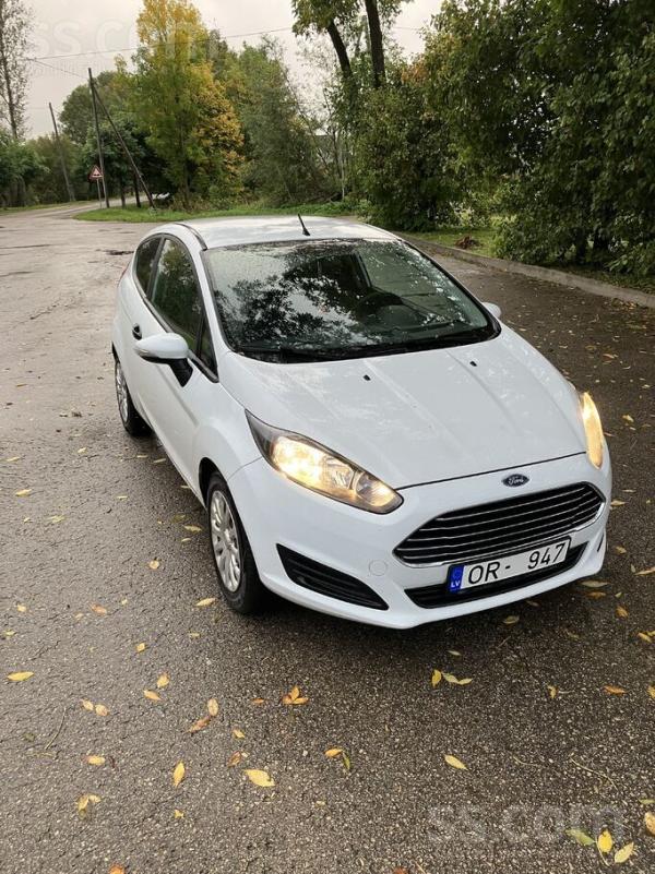 Ford Fiesta 2015 in Ludza on AUTOMOTO.COM.LV White Ford Fiesta 2015 in Ludza, with an engine capacity of 1.50 L and mileage of 225 thousand km for 3195 €, photo 3 on AUTOMOTO.COM.LV