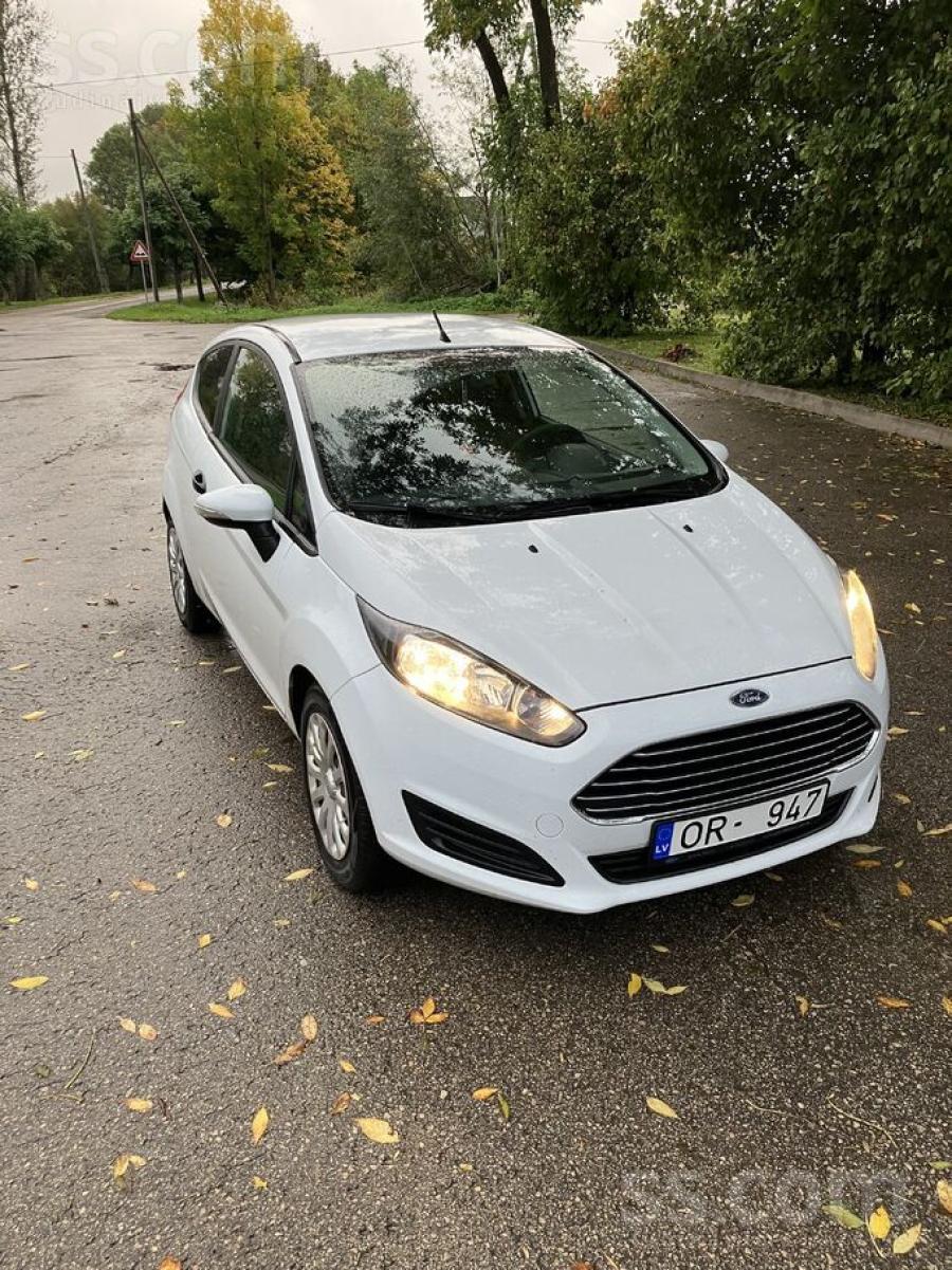 White Ford Fiesta 2015 in Ludza, with an engine capacity of 1.50 L and mileage of 225 thousand km for 3195 €, photo 3 on AUTOMOTO.COM.LV