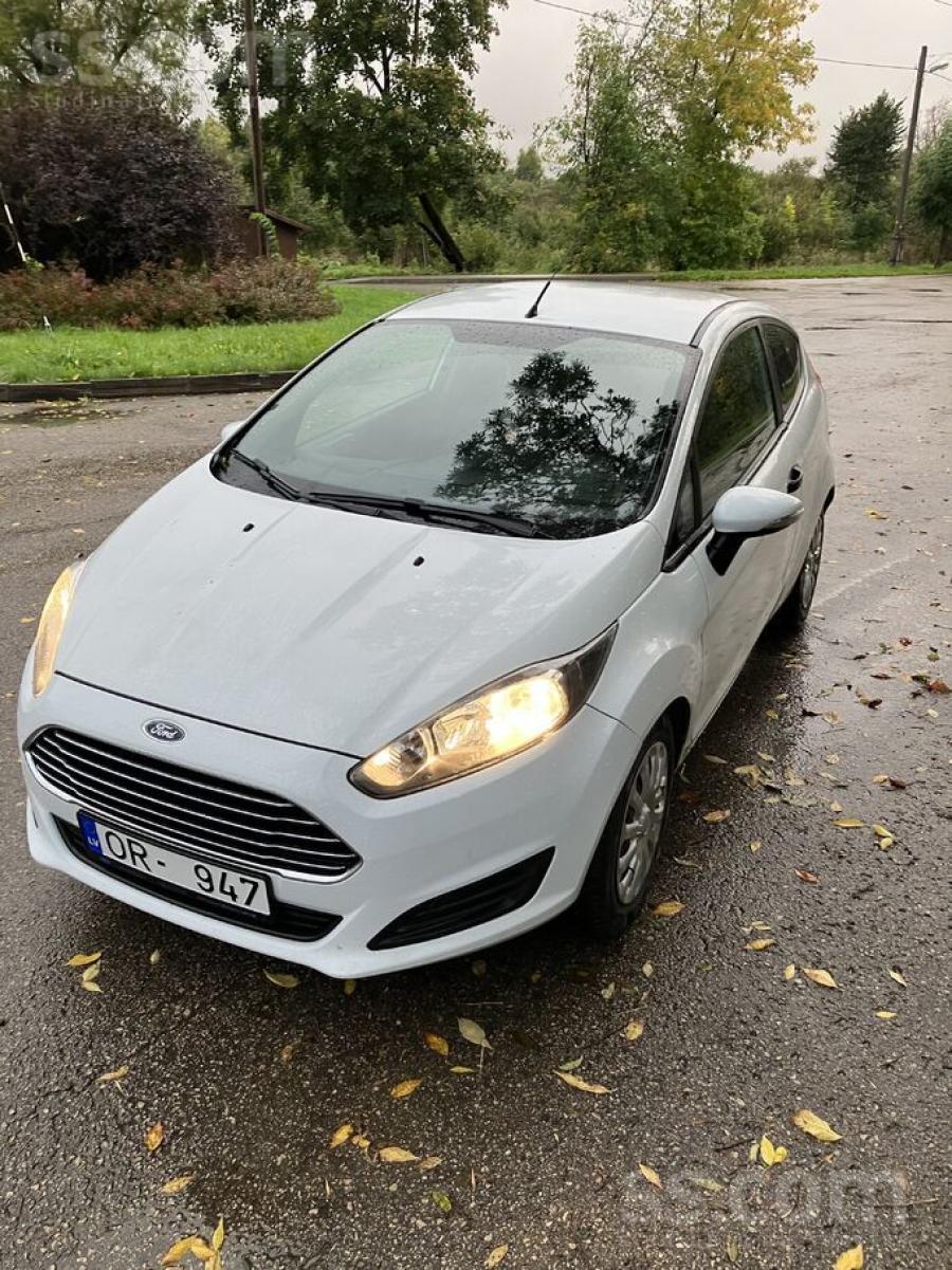 White Ford Fiesta 2015 in Ludza, with an engine capacity of 1.50 L and mileage of 225 thousand km for 3195 €, photo 4 on AUTOMOTO.COM.LV