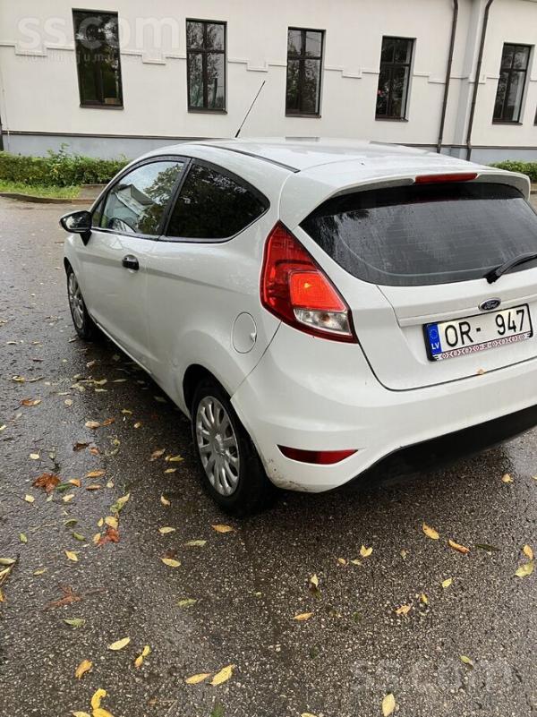 Ford Fiesta 2015 in Ludza on AUTOMOTO.COM.LV White Ford Fiesta 2015 in Ludza, with an engine capacity of 1.50 L and mileage of 225 thousand km for 3195 €, photo 6 on AUTOMOTO.COM.LV