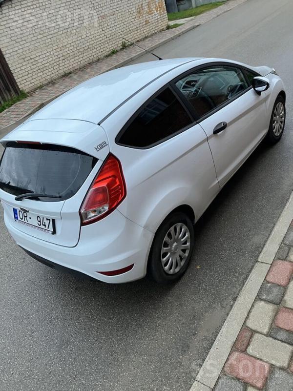 Ford Fiesta 2015 in Ludza on AUTOMOTO.COM.LV White Ford Fiesta 2015 in Ludza, with an engine capacity of 1.50 L and mileage of 225 thousand km for 3195 €, photo 7 on AUTOMOTO.COM.LV
