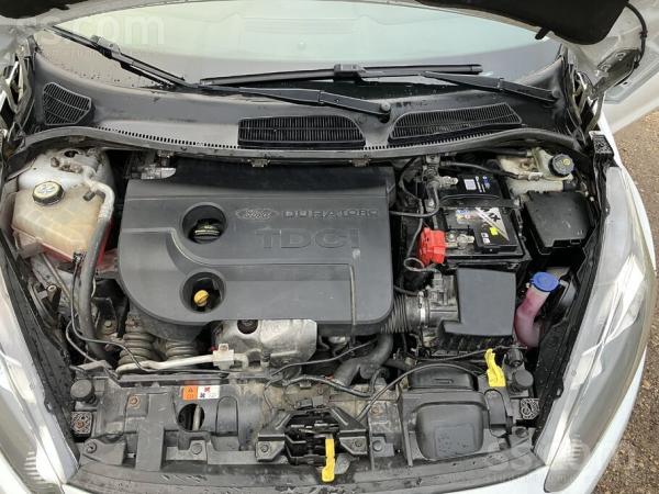 Ford Fiesta 2015 in Ludza on AUTOMOTO.COM.LV White Ford Fiesta 2015 in Ludza, with an engine capacity of 1.50 L and mileage of 225 thousand km for 3195 €, photo 8 on AUTOMOTO.COM.LV