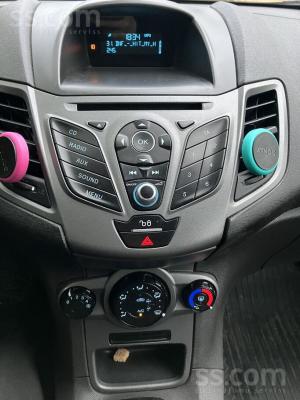 White Ford Fiesta 2015 in Ludza, with an engine capacity of 1.50 L and mileage of 225 thousand km for 3195 €, photo 9 on AUTOMOTO.COM.LV