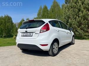 White Ford Fiesta 2016 in Cesis, with an engine capacity of 1.50 L and mileage of 224 thousand km for 5250 €, photo 4 on AUTOMOTO.COM.LV