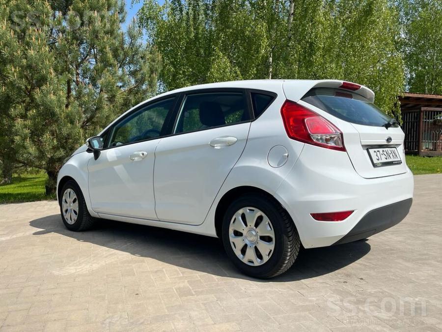 White Ford Fiesta 2016 in Cesis, with an engine capacity of 1.50 L and mileage of 224 thousand km for 5250 €, photo 5 on AUTOMOTO.COM.LV