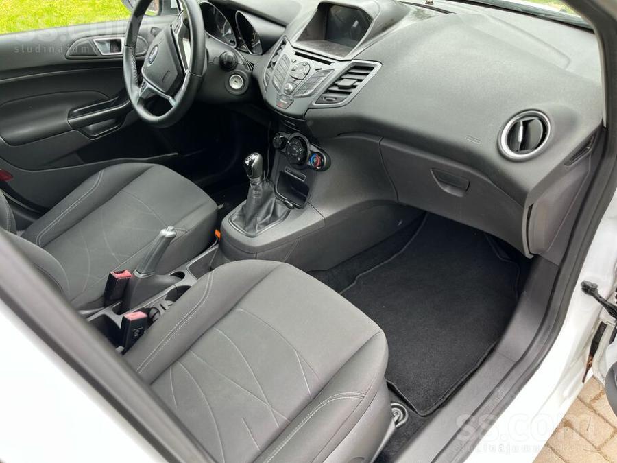 White Ford Fiesta 2016 in Cesis, with an engine capacity of 1.50 L and mileage of 224 thousand km for 5250 €, photo 11 on AUTOMOTO.COM.LV