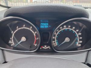 White Ford Fiesta 2016 in Siauliai, with an engine capacity of 1.60 L and mileage of 61 thousand km for 6800 €, photo 15 on AUTOMOTO.COM.LV
