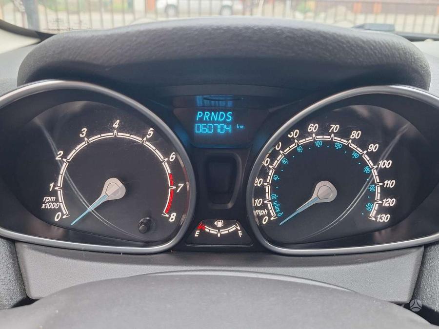White Ford Fiesta 2016 in Siauliai, with an engine capacity of 1.60 L and mileage of 61 thousand km for 6800 €, photo 15 on AUTOMOTO.COM.LV