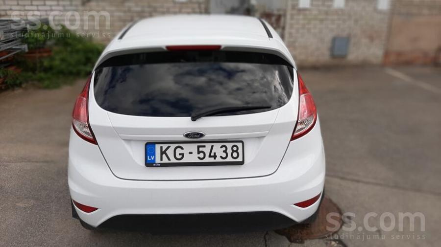 White Ford Fiesta 2016 in Riga, with an engine capacity of 1.20 L and mileage of 136 thousand km for 3290 €, photo 4 on AUTOMOTO.COM.LV