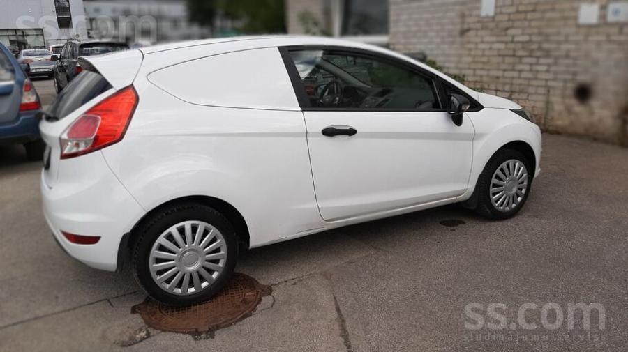 White Ford Fiesta 2016 in Riga, with an engine capacity of 1.20 L and mileage of 136 thousand km for 3290 €, photo 5 on AUTOMOTO.COM.LV