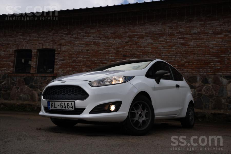 White Ford Fiesta 2016 in Riga, with an engine capacity of 1.50 L and mileage of 253 thousand km for 3500 €, photo 1 on AUTOMOTO.COM.LV