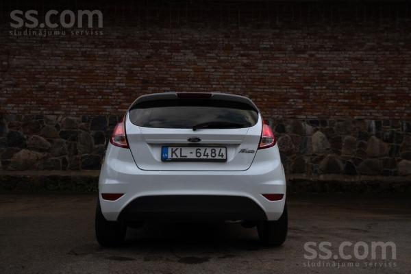 White Ford Fiesta 2016 in Riga, with an engine capacity of 1.50 L and mileage of 253 thousand km for 3500 €, photo 5 on AUTOMOTO.COM.LV
