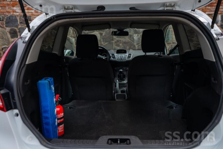 White Ford Fiesta 2016 in Riga, with an engine capacity of 1.50 L and mileage of 253 thousand km for 3500 €, photo 14 on AUTOMOTO.COM.LV