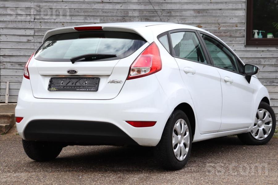 Balts Ford Fiesta 2016 Valmiera, ar dzinēja tilpumu 1.50 L un nobraukumu 225 tūkst. km par 4950 €, foto 4 vietnē AUTOMOTO.COM.LV