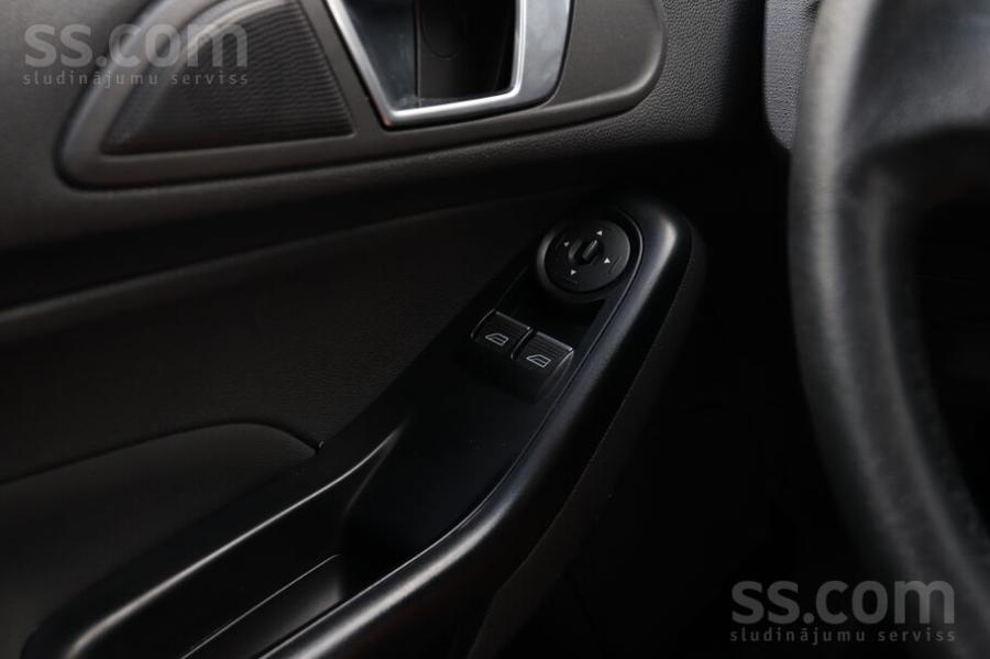 Balts Ford Fiesta 2016 Valmiera, ar dzinēja tilpumu 1.50 L un nobraukumu 225 tūkst. km par 4950 €, foto 13 vietnē AUTOMOTO.COM.LV