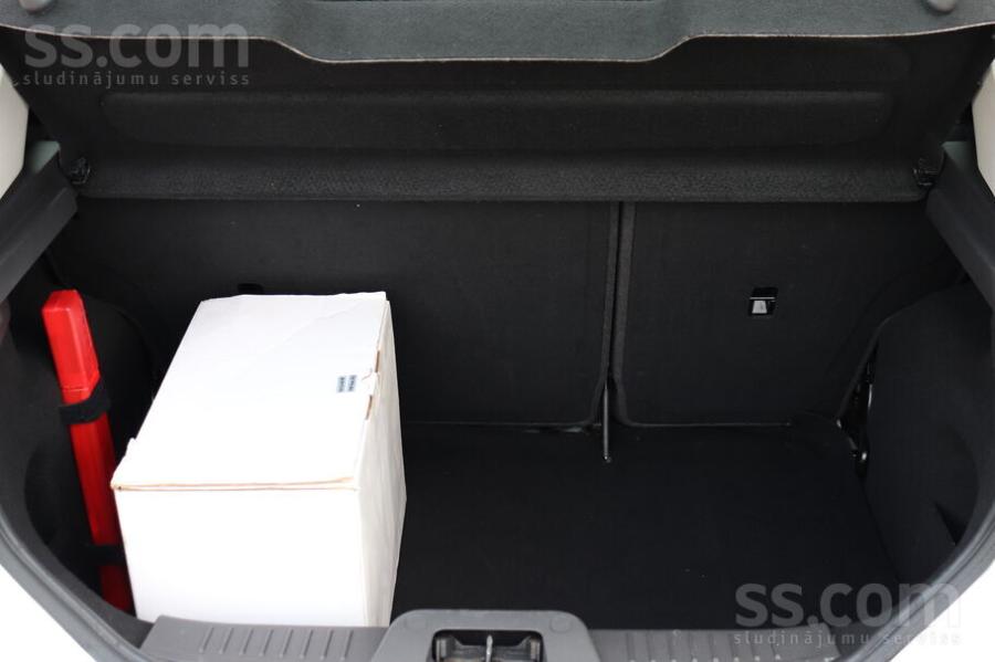 Balts Ford Fiesta 2016 Valmiera, ar dzinēja tilpumu 1.50 L un nobraukumu 225 tūkst. km par 4950 €, foto 25 vietnē AUTOMOTO.COM.LV