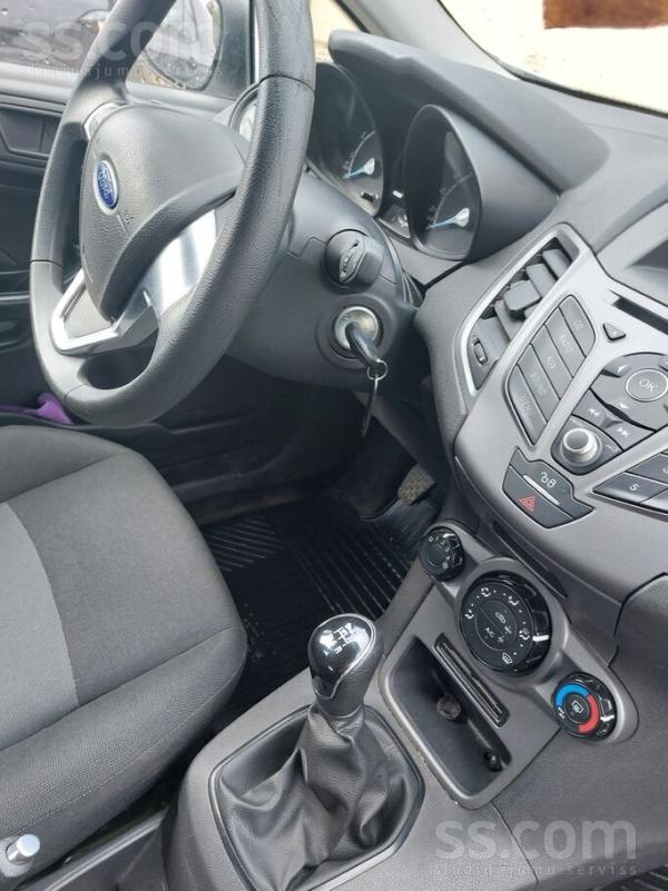 White Ford Fiesta 2016 in Cesis, with an engine capacity of 1.20 L and mileage of 56 thousand km for 4500 €, photo 6 on AUTOMOTO.COM.LV