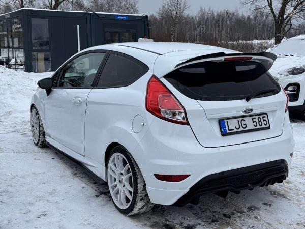 White Ford Fiesta 2017 in Vilnius, with an engine capacity of 1.00 L and mileage of 149 thousand km for 7000 €, photo 6 on AUTOMOTO.COM.LV