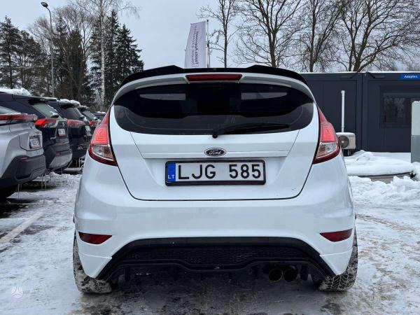 White Ford Fiesta 2017 in Vilnius, with an engine capacity of 1.00 L and mileage of 149 thousand km for 7000 €, photo 8 on AUTOMOTO.COM.LV