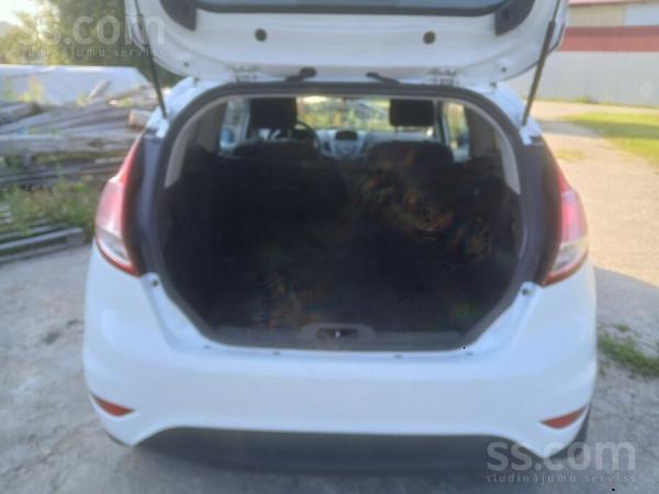Balts Ford Fiesta 2017 Rīga, ar dzinēja tilpumu 1.20 L un nobraukumu 88 tūkst. km par 4500 €, foto 5 vietnē AUTOMOTO.COM.LV