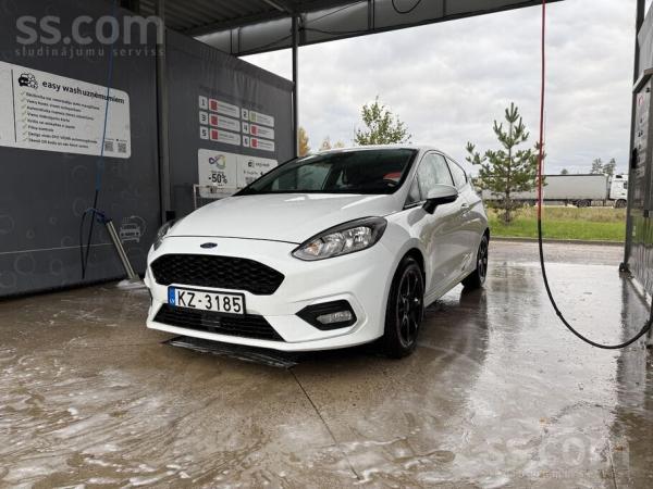 White Ford Fiesta 2017 in Valmiera, with an engine capacity of 1.50 L and mileage of 131 thousand km for 3900 €, photo 3 on AUTOMOTO.COM.LV