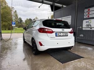 White Ford Fiesta 2017 in Valmiera, with an engine capacity of 1.50 L and mileage of 131 thousand km for 3900 €, photo 4 on AUTOMOTO.COM.LV
