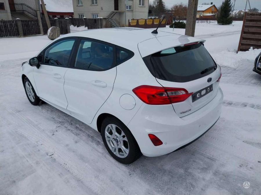 White Ford Fiesta 2018 in Marijampole, with an engine capacity of 1.08 L and mileage of 105 thousand km for 6450 €, photo 16 on AUTOMOTO.COM.LV