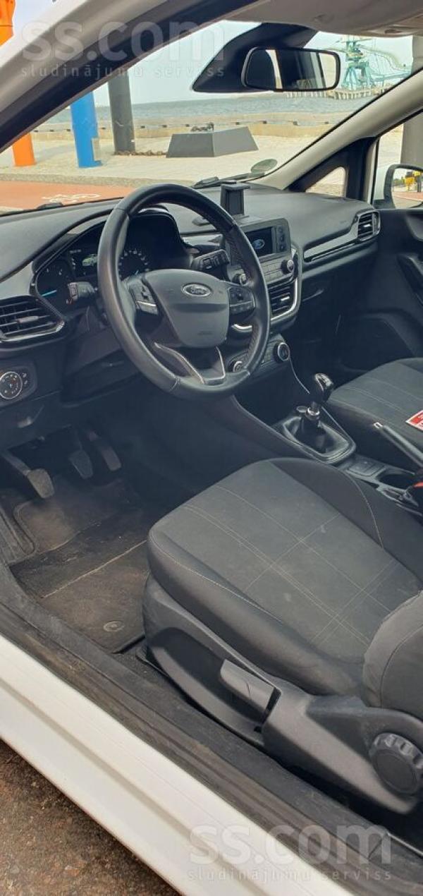 White Ford Fiesta 2018 in Ventspils, with an engine capacity of 1.50 L and mileage of 300 thousand km for 3300 €, photo 6 on AUTOMOTO.COM.LV