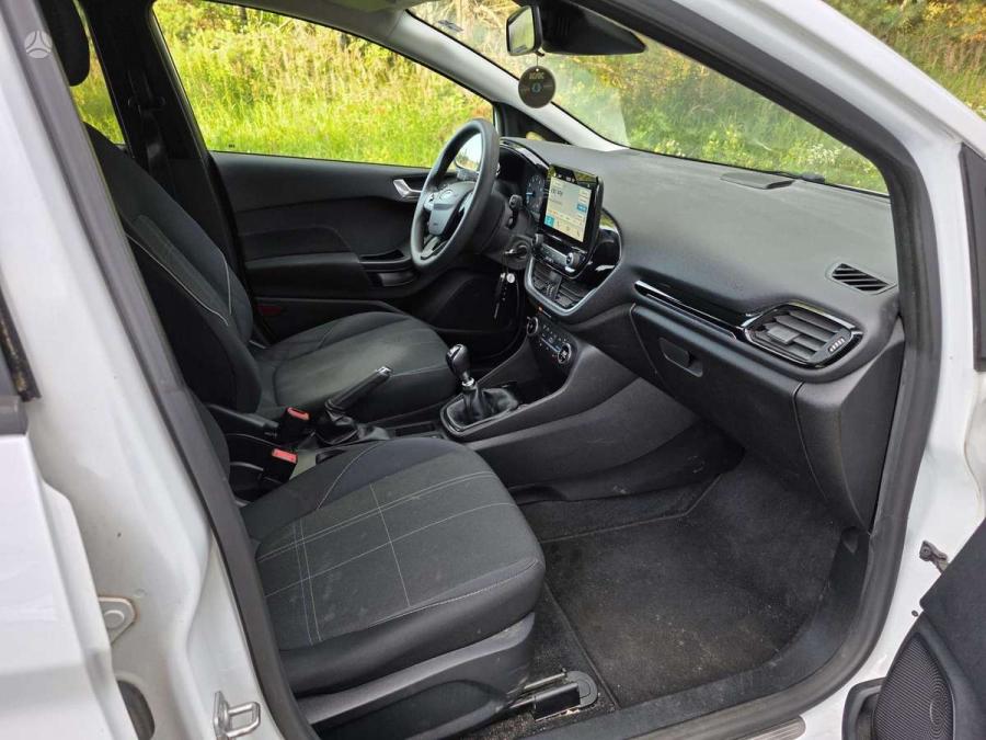 Balts Ford Fiesta 2018 Tauragė, ar dzinēja tilpumu 1.00 L un nobraukumu 115 tūkst. km par 5700 €, foto 6 vietnē AUTOMOTO.COM.LV