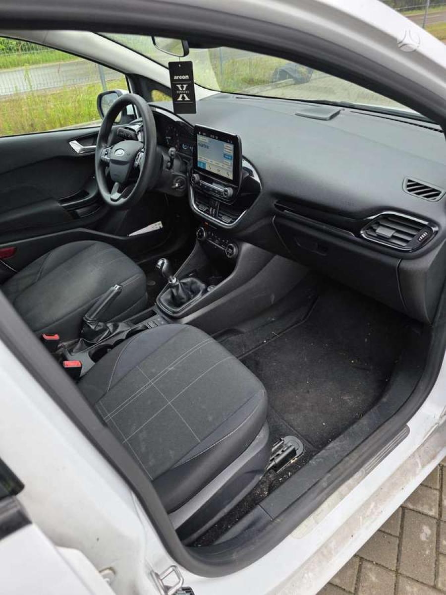 Balts Ford Fiesta 2018 Tauragė, ar dzinēja tilpumu 1.00 L un nobraukumu 118 tūkst. km par 5200 €, foto 6 vietnē AUTOMOTO.COM.LV
