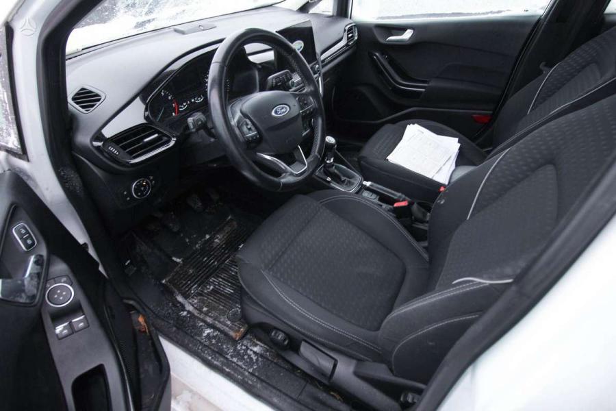 White Ford Fiesta 2018 in Vilnius, with an engine capacity of 1.00 L and mileage of 180 thousand km for 3500 €, photo 7 on AUTOMOTO.COM.LV