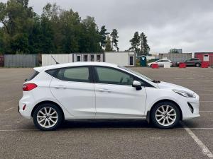 White Ford Fiesta 2018 in Vilnius, with an engine capacity of 1.00 L and mileage of 180 thousand km for 3500 €, photo 5 on AUTOMOTO.COM.LV