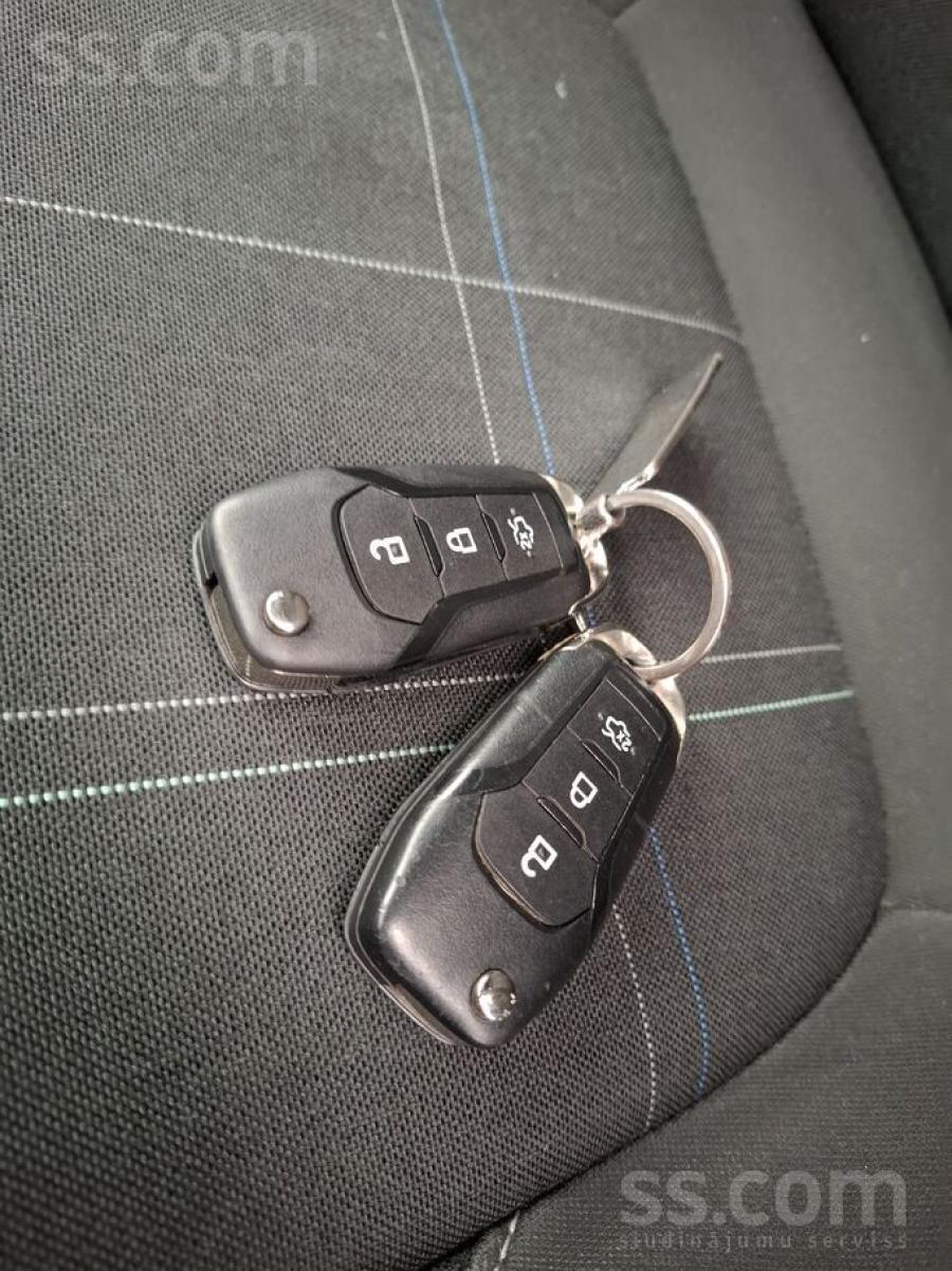 White Ford Fiesta 2019 in Jelgava, with an engine capacity of 1.50 L and mileage of 165 thousand km for 7750 €, photo 25 on AUTOMOTO.COM.LV