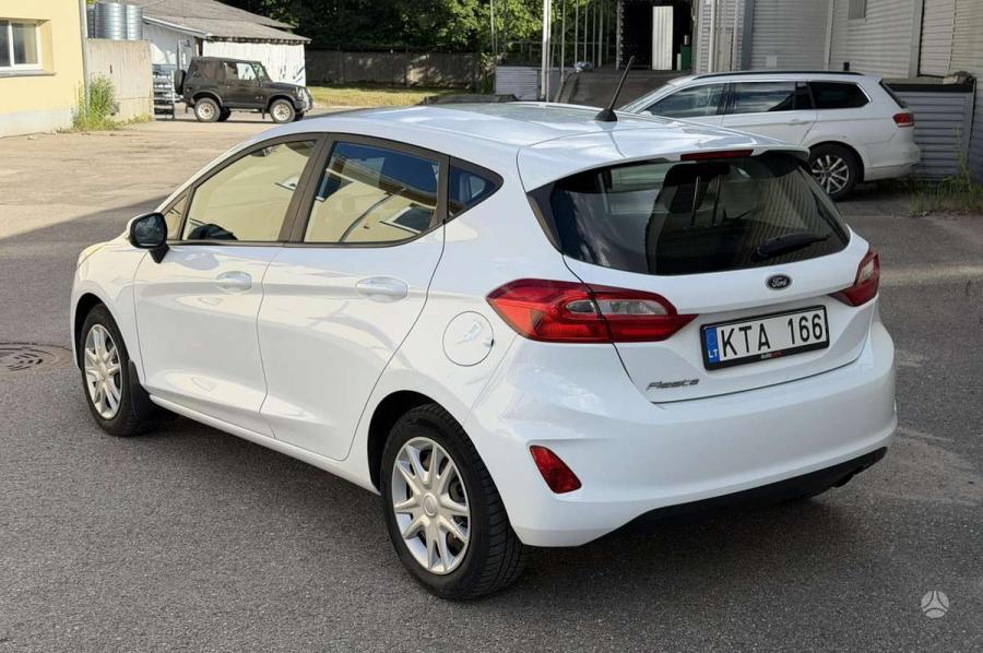 White Ford Fiesta 2019 in Vilnius, with an engine capacity of 1.50 L and mileage of 151 thousand km for 6499 €, photo 4 on AUTOMOTO.COM.LV
