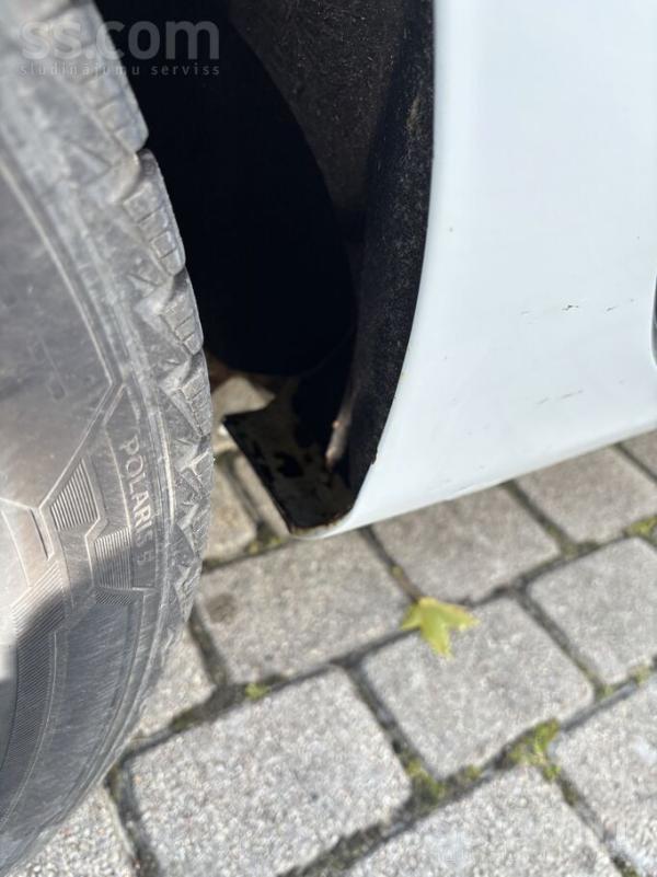 Balts Ford Fiesta 2019 Dobele, ar dzinēja tilpumu 1.50 L un nobraukumu 285 tūkst. km par 5500 €, foto 11 vietnē AUTOMOTO.COM.LV