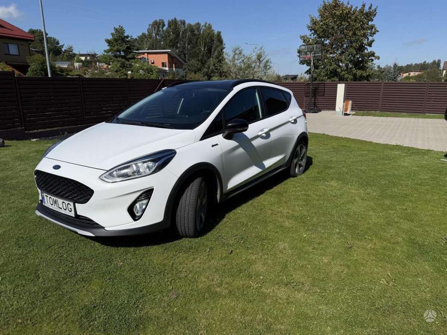 White Ford Fiesta 2020 in Vievis, with an engine capacity of 1.00 L and mileage of 29 thousand km for 9950 €, photo 1 on AUTOMOTO.COM.LV
