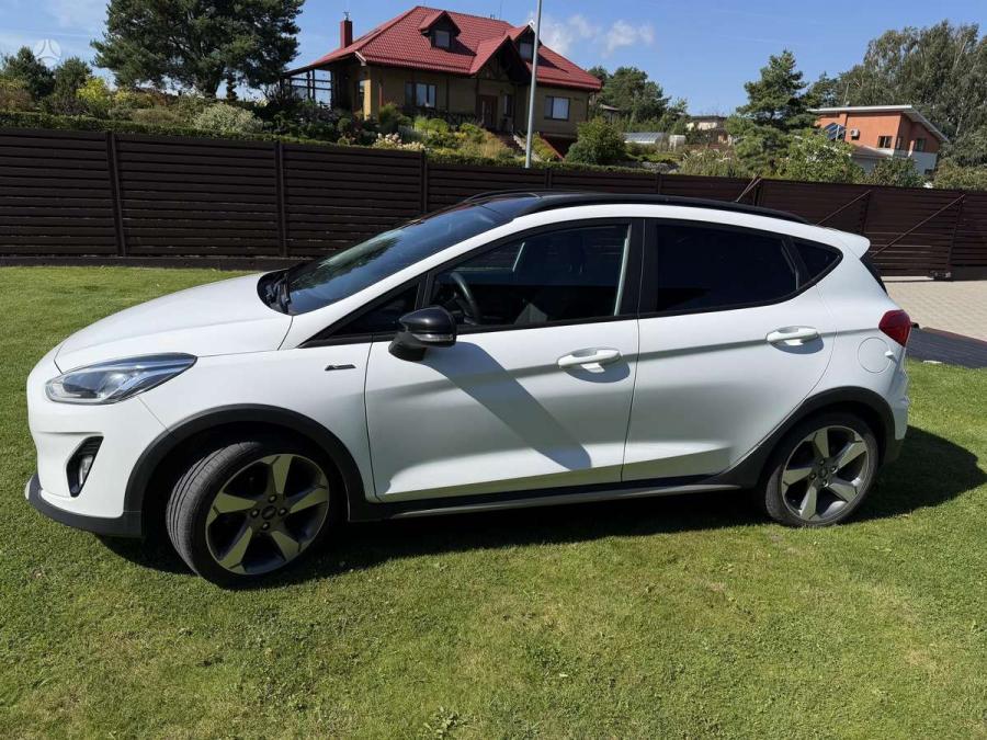 White Ford Fiesta 2020 in Vievis, with an engine capacity of 1.00 L and mileage of 29 thousand km for 9950 €, photo 5 on AUTOMOTO.COM.LV